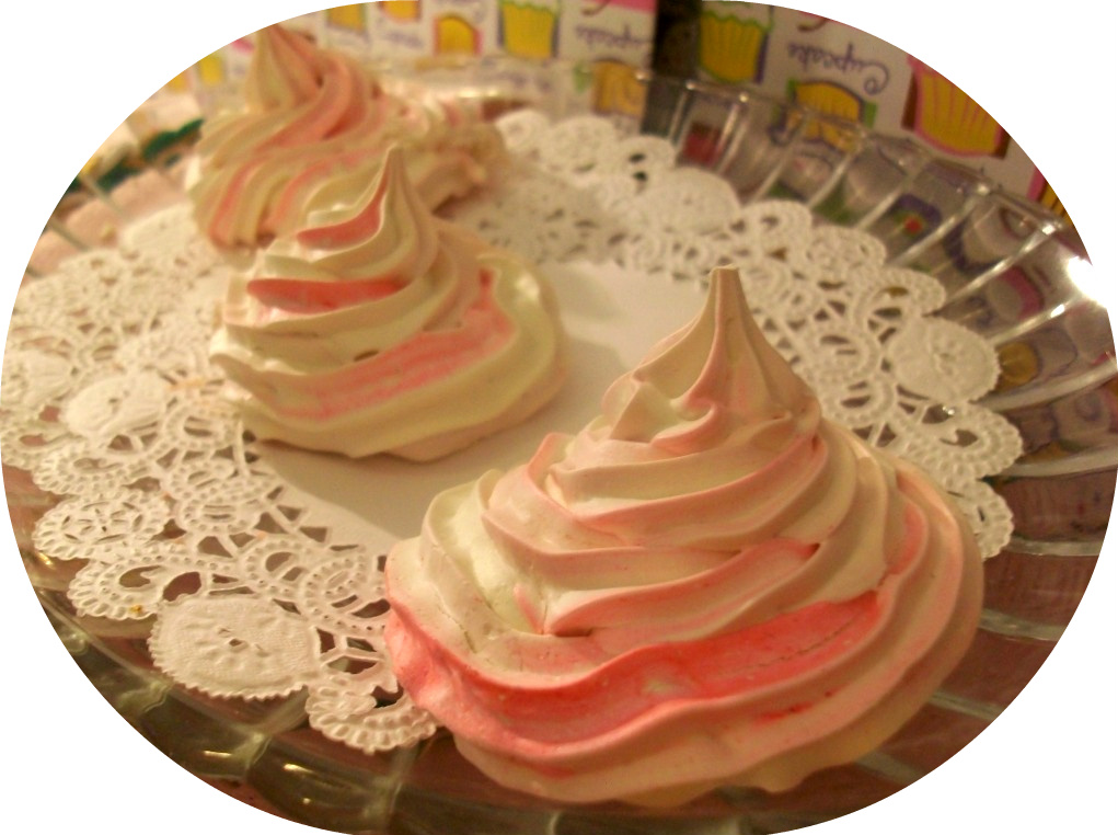 Mundo Bizcocho: Galleticas, "besitos de merengue", con sonrisas de niñes