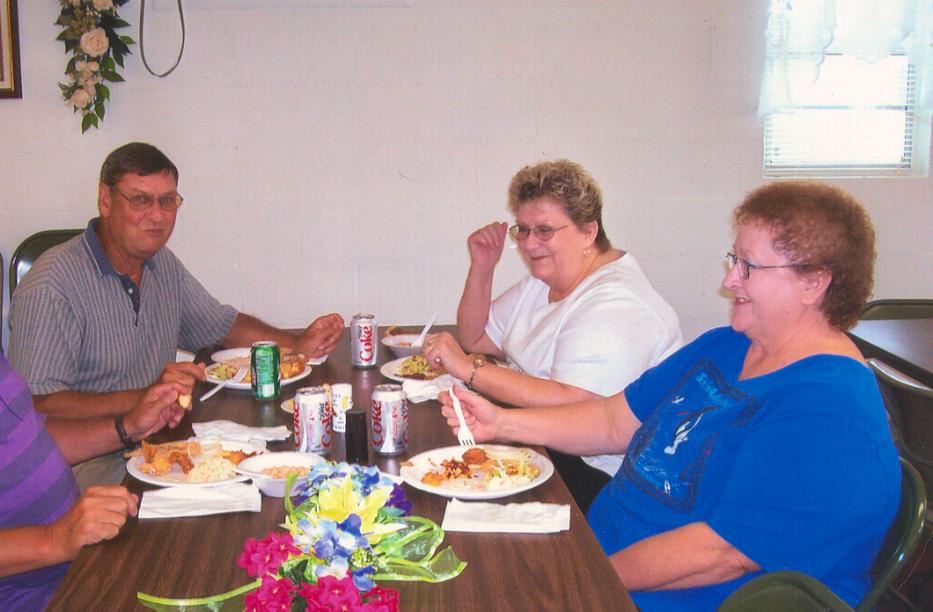 Crayne, Kentucky . . My Hometown: Crayne Cemetery Fish Fry June 4th 2010