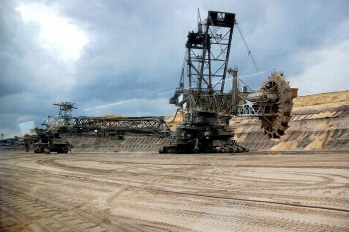 cool and amazing pictures: Bagger 288 - The World's Largest Vehicle