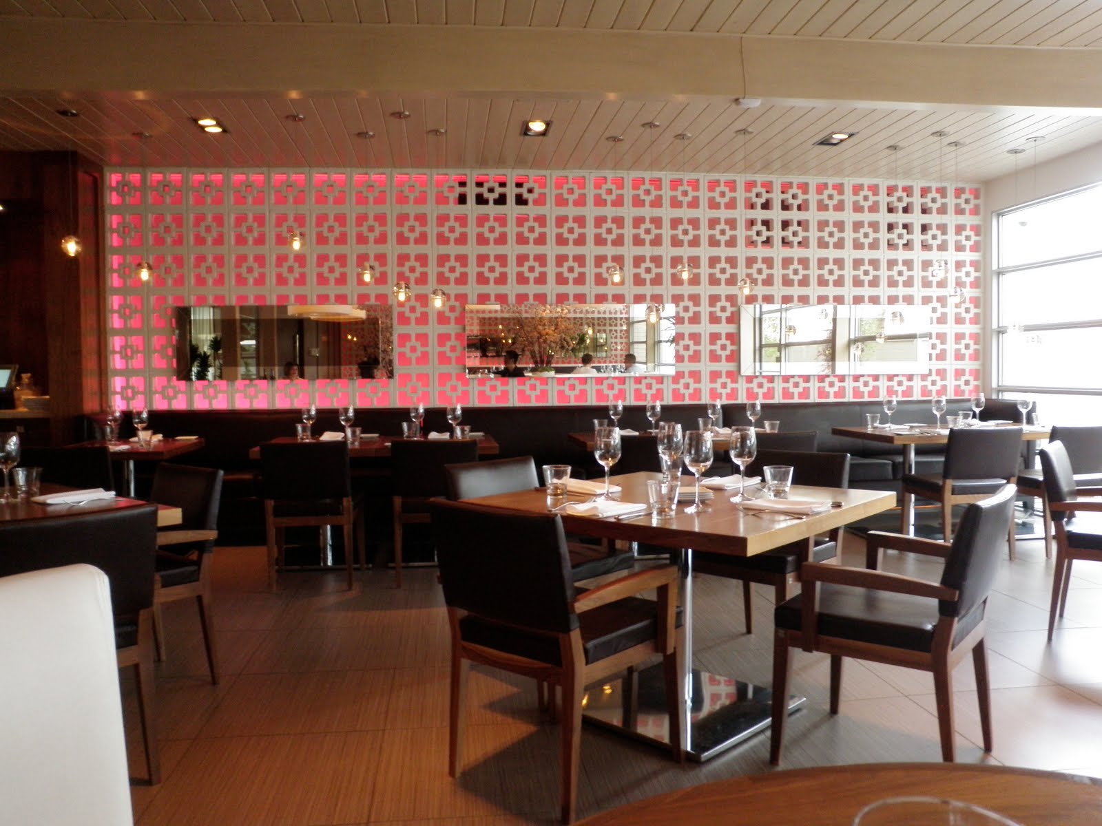 Restaurant Review: Alloy