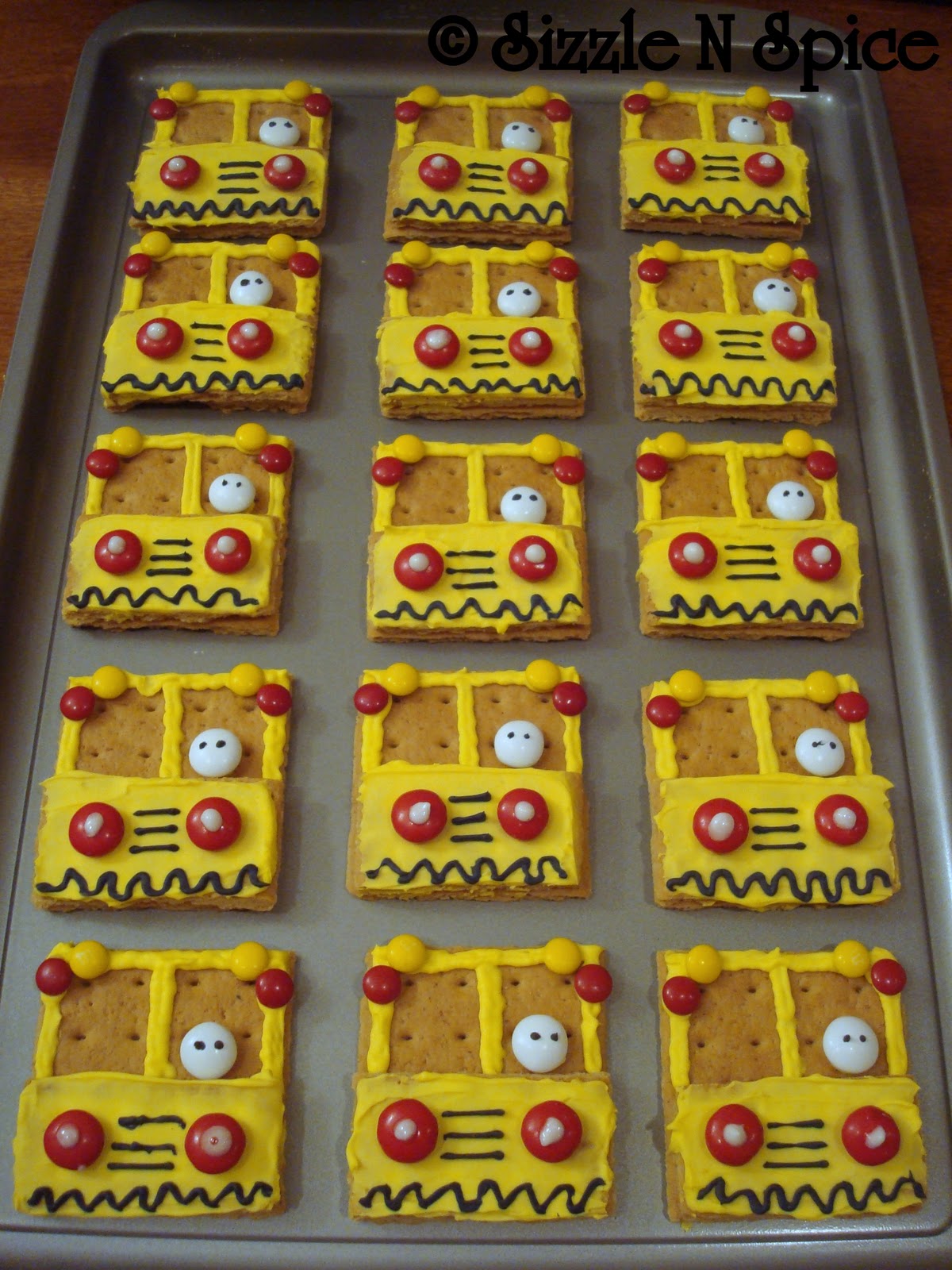 Sizzle N Spice: School Bus Cake, Cupcakes and Cookies