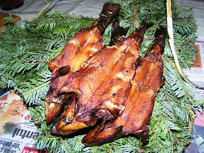 Retete culinare: SALATA DIN PASTRAV AFUMAT IN CETINA DE BRAD