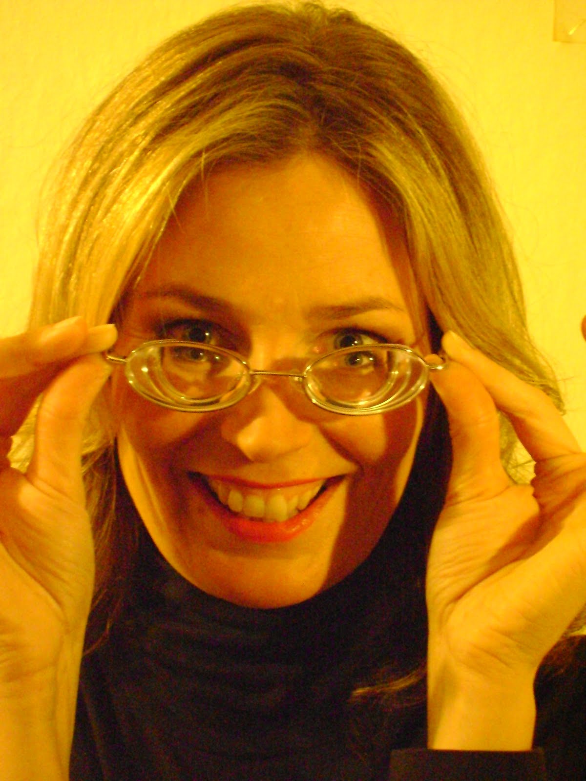 Ladies behind crystal veil: Carla 156