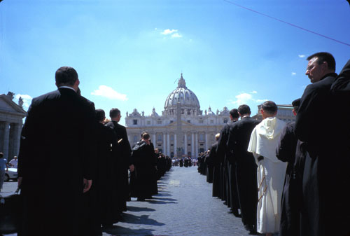 A Batina contra o mundo | A Fé Explicada