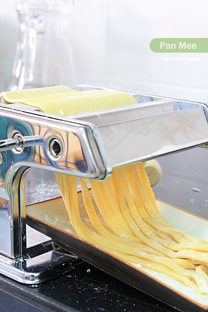Little Inbox Recipe ~Eating Pleasure~: Home Made Flour Noodle (Pan Mee ...