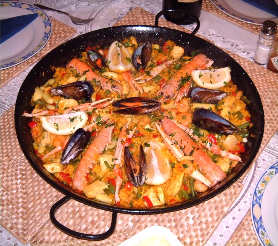 La Cucarela: Gran paellada en el Quiñones