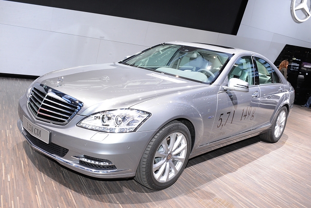 2011 Mercedes-Benz S250 CDI e 2012 Audi RS3 Sportback