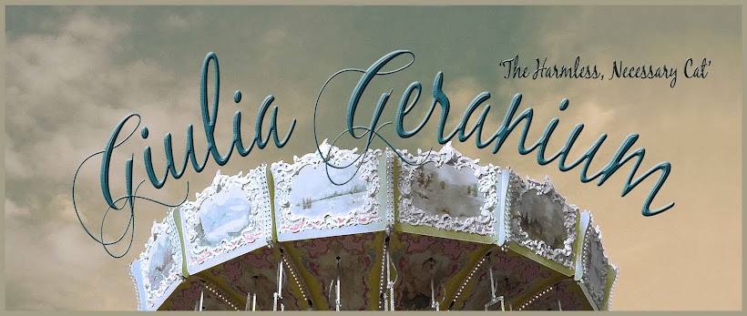 Giulia Geranium: Origami on Walls