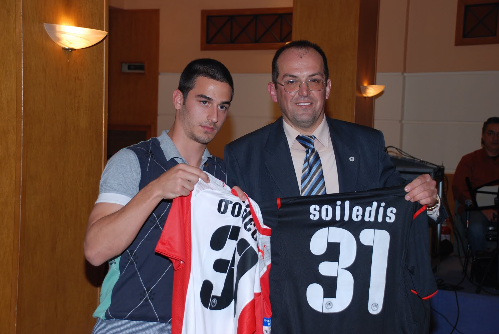 palaimahoi ionikou astera thivas: Ο ΑΡΗΣ ΣΟΙΛΕΔΗΣ ΔΑΝΕΙΚΟΣ ΣΤΟΝ ΟΦΗ