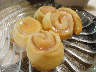 Cooking With The Preacher's Wife: WARM CINNAMON MINI SWIRLS (WW)