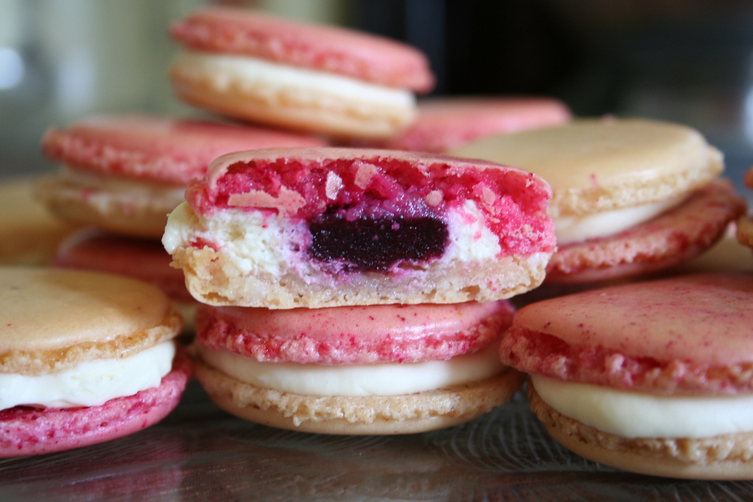La tarte au fromache: Macarons Fruits Rouges et Kirsch