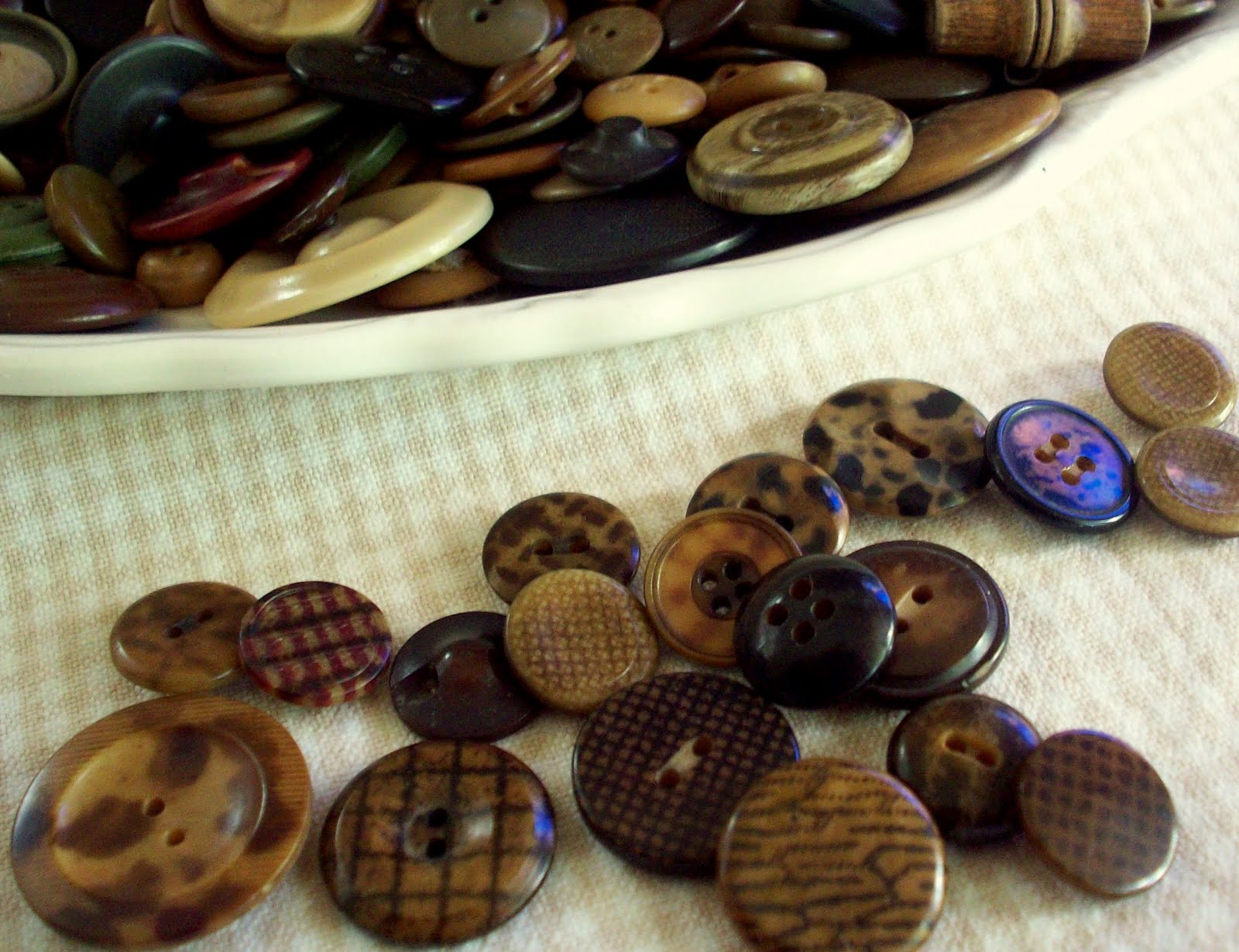 Michelle Palmer: Vintage Vegetable Ivory Buttons...