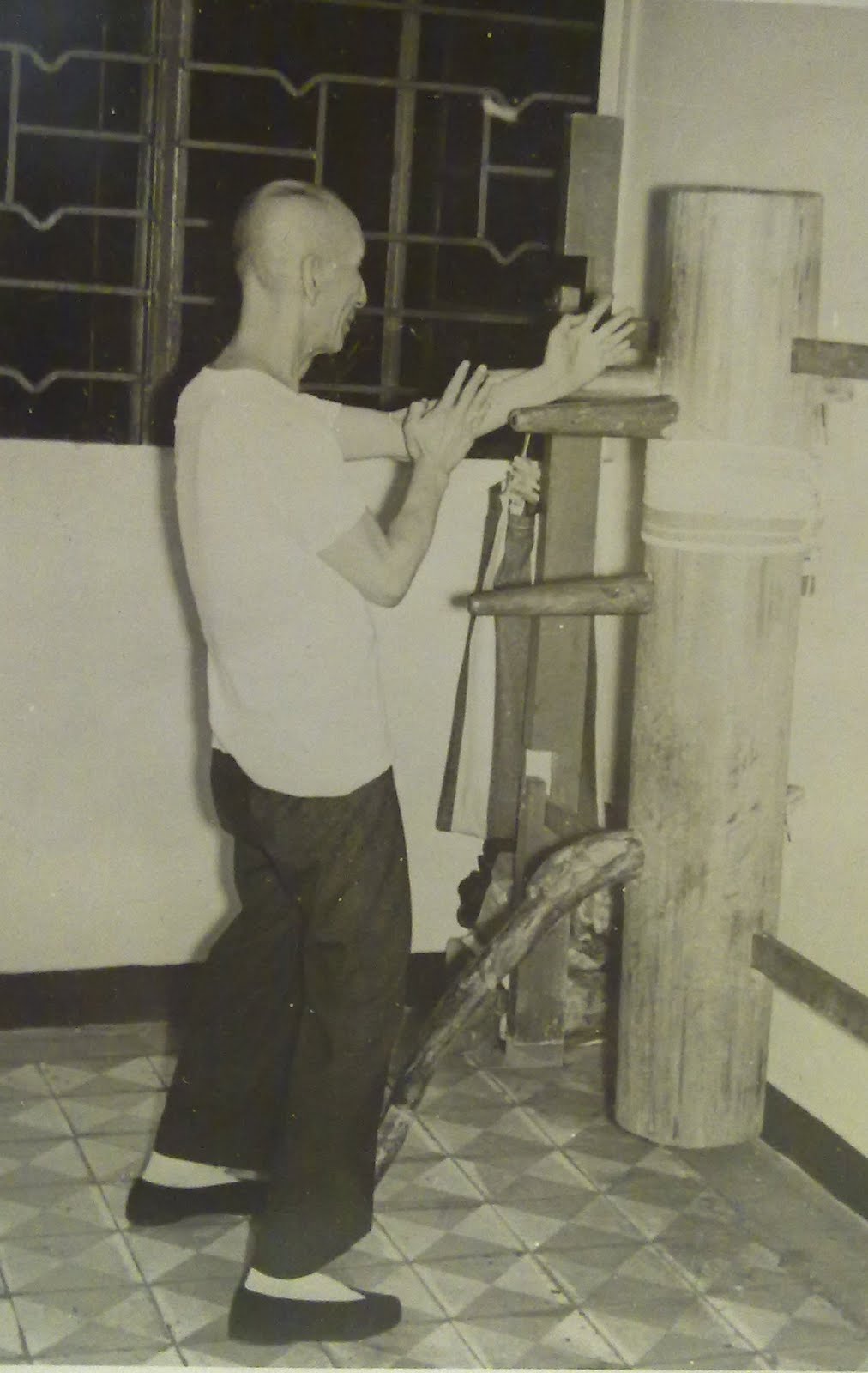 Kung Fu Fever: Wing Chun Grand Master Ip Man 葉問 and his Wooden Dummy ...