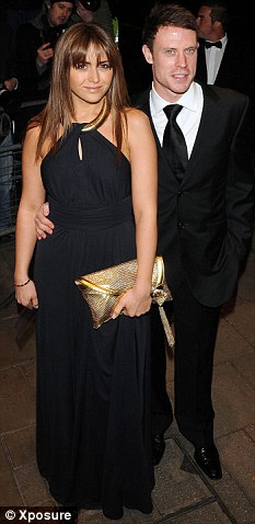 everything: Vanessa Perroncel leaves court after showdown with Wayne ...