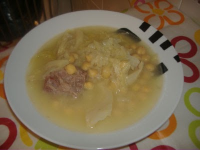 Garbanzos con repollo y costillas | EL GARBANZAL
