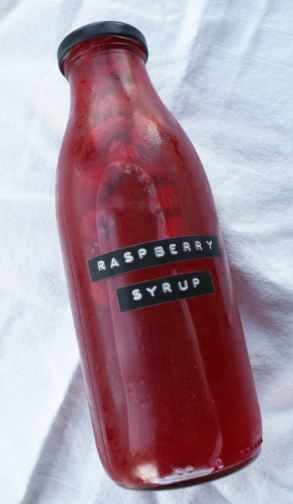 -The KitchenMaid-: Sweet sweet Friday: Sweet Hana's Raspberry Syrup
