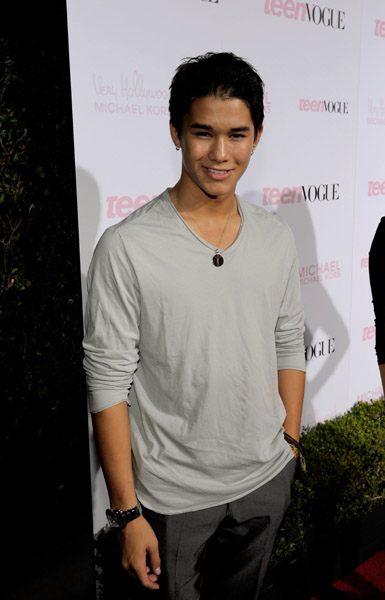 Twilight Memories Saga: Boo boo Stewart en la fiesta de Teen Vogue ...