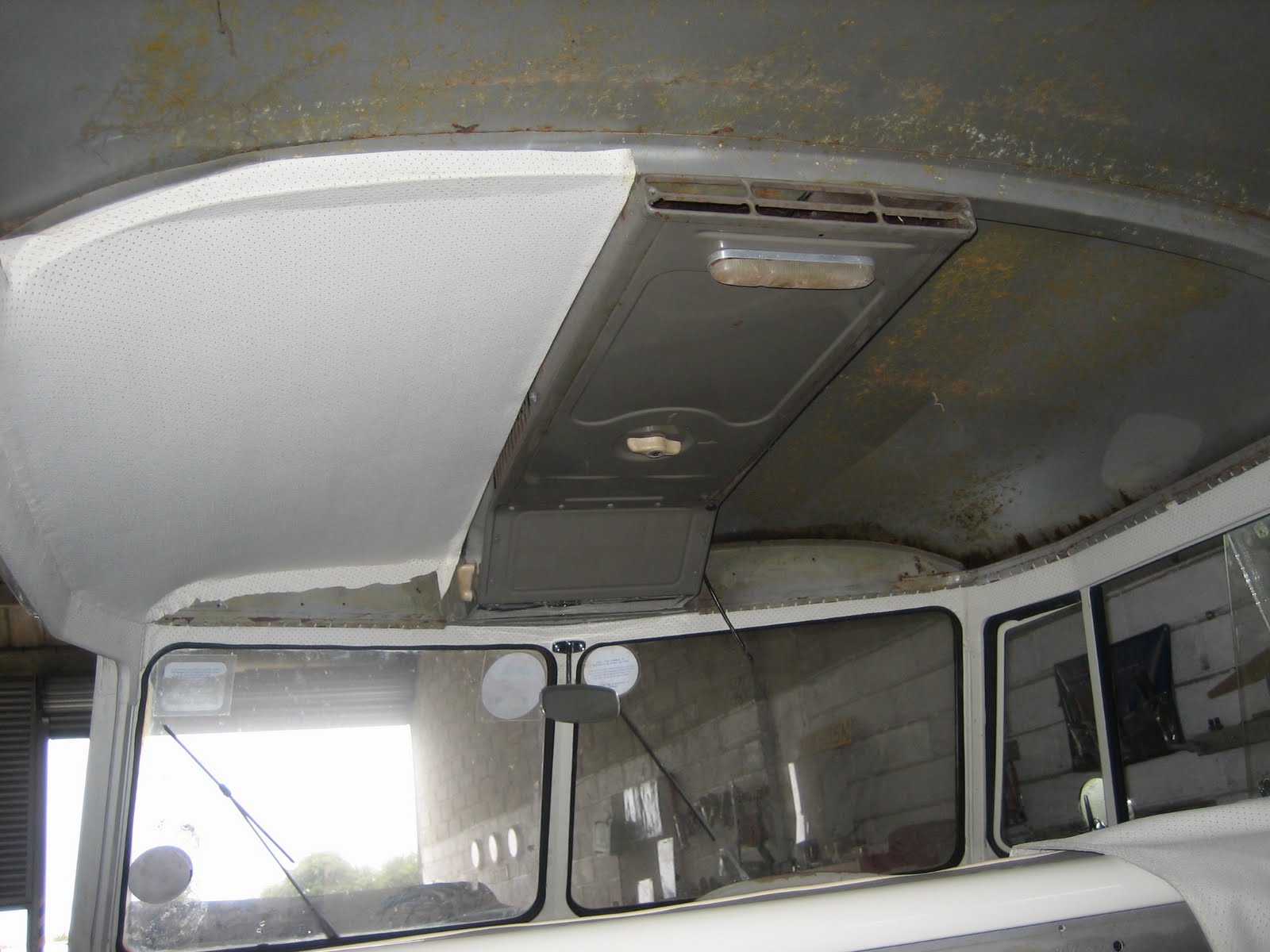 Colin Rouse Auto Trim : Split Screen Devon Camper