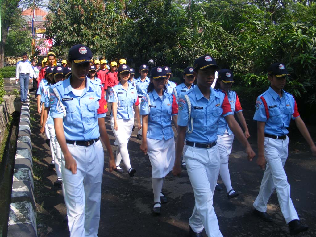 Paskibra SMKN 56 Jakarta - Utara: Sukseskan Hari Bebas Kendaraan Bermotor
