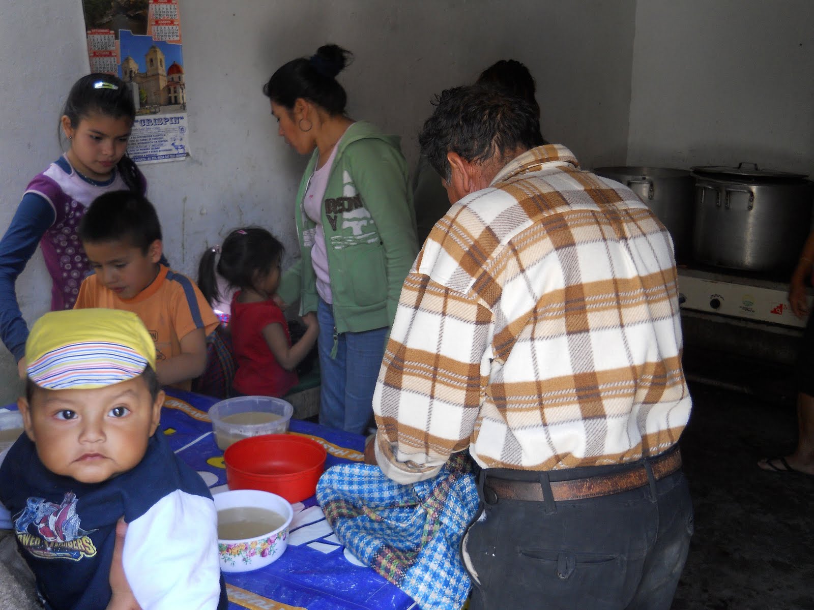 mujeres de comas: Los comedores populares, trabajando por el pan de ...