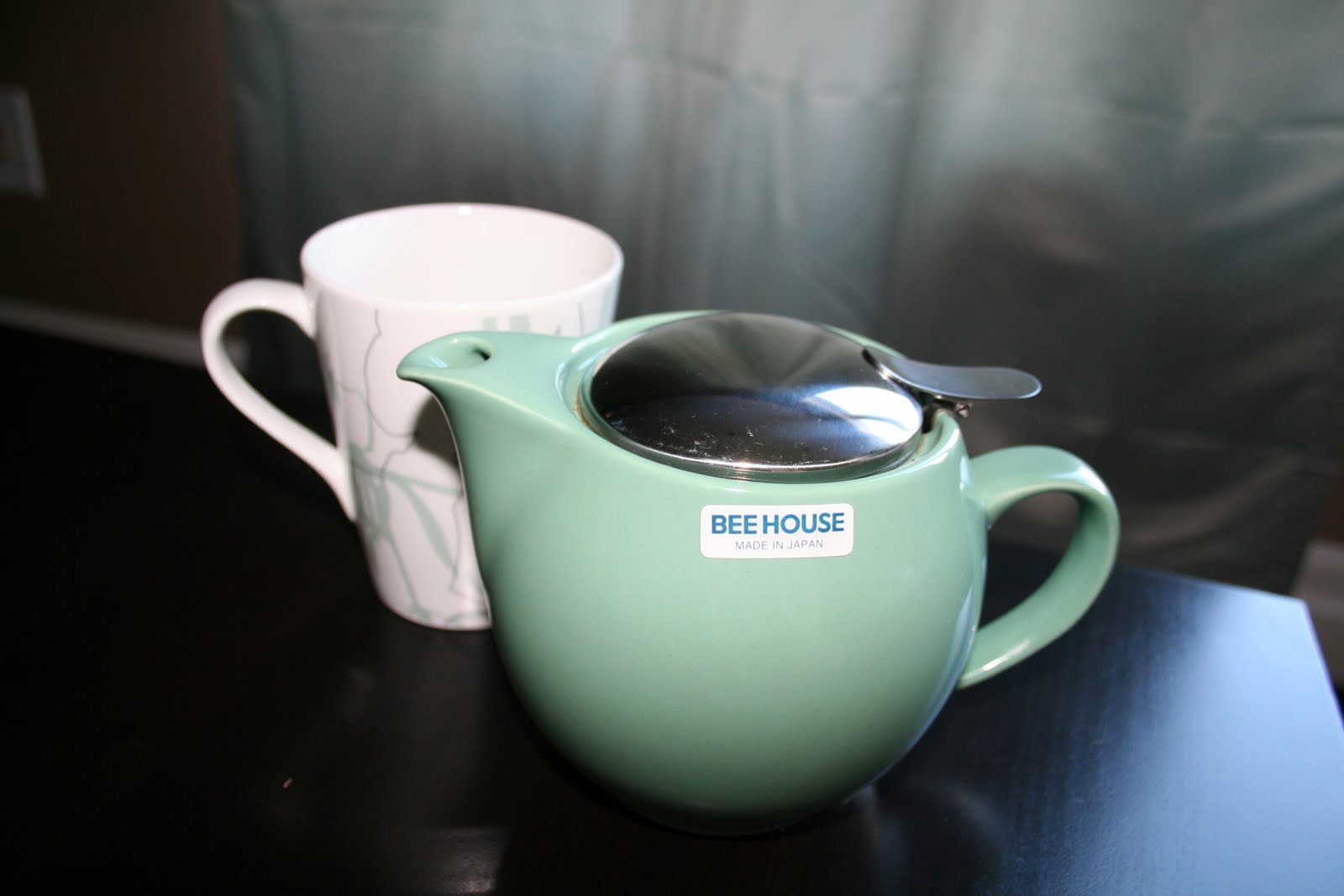 ellehermansen: Beehouse Teapot!