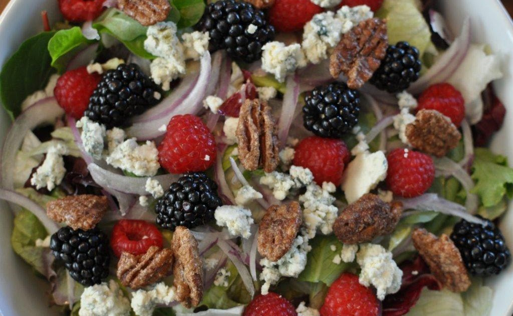 THE SERENDIPITY BISTRO: Red, White and Blue Salad