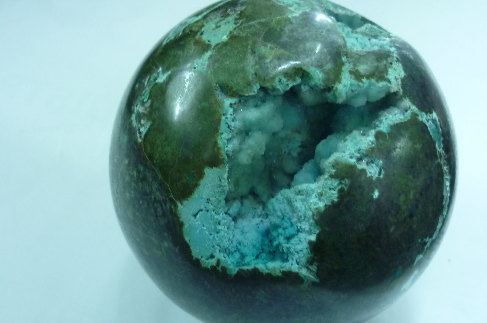 MINERAL SPECIMENS: SILICA SPHERE