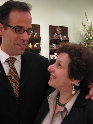 Houses Gardens People: Baubles and Bath