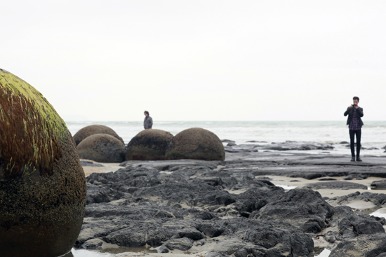 a cup of kitsch: {listening} flags