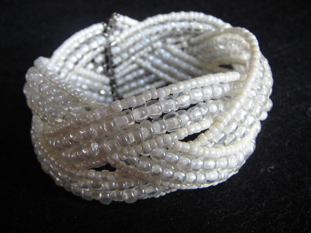 SUNDAY comforts :: accessories: Hand-made beaded clasps