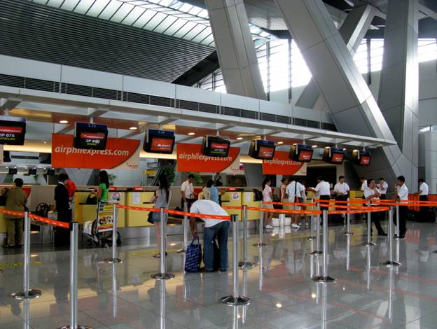 Eye in the Sky: NAIA Terminal 3 Departure Hall Up Close and Impersonal ...
