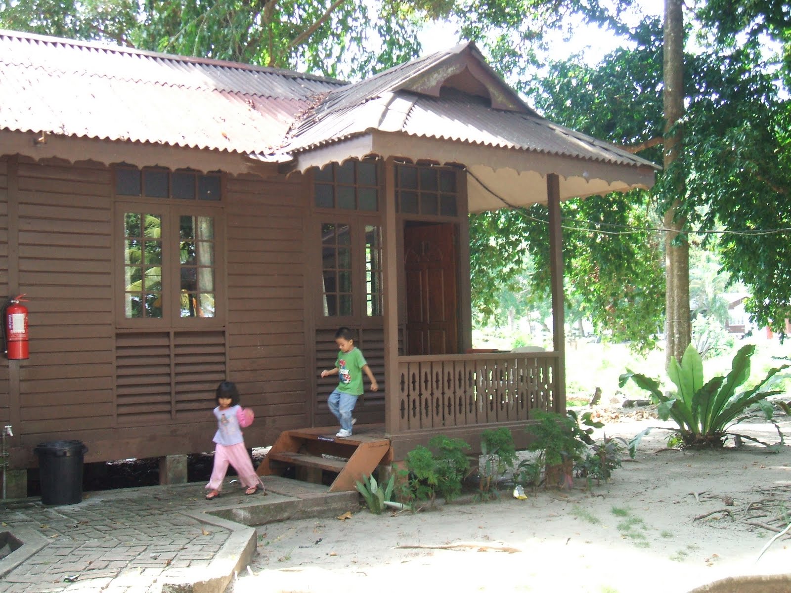 Coret-coret Kehidupan: Pantai Tanjung Leman