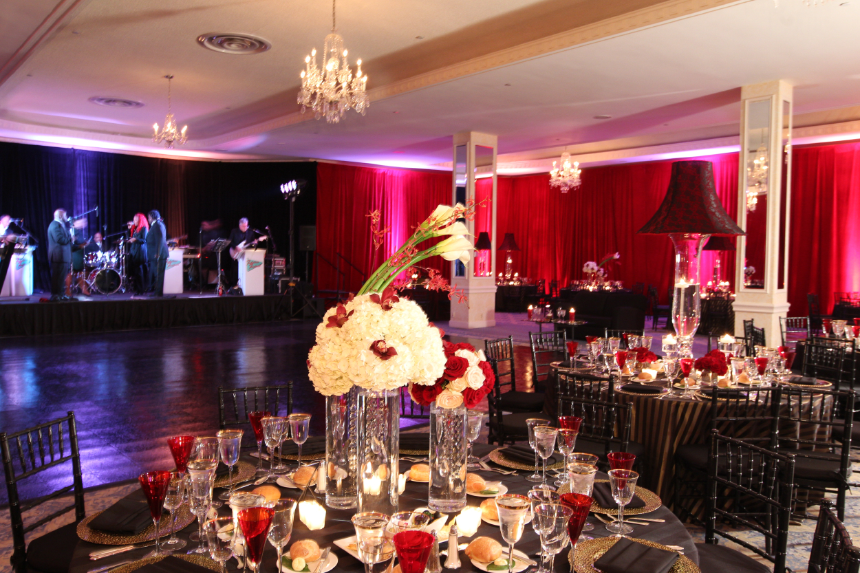 Amazing wedding at the Omni Shoreham. | Davinci Florist