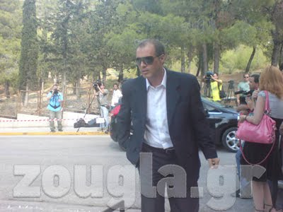 τα κοάλα τίποτα!: Οι πρώτες φωτογραφίες από την κηδεία του Σωκράτη Γκιόλια