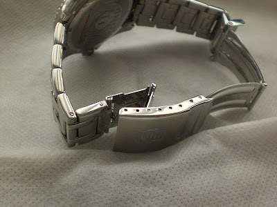 I Am WATCHing You: ORIENT "Double Dolphins" 200m Divers Quartz