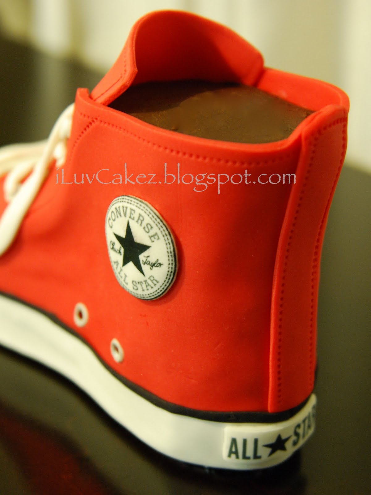 iLuv Cakez: Converse Shoe Cake (Dea's 12th Birthday)