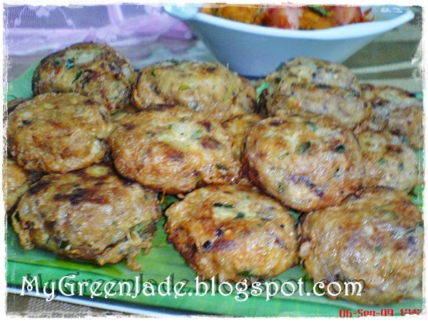 Green Jade: Frust tertonggeng OR frust menonggeng?