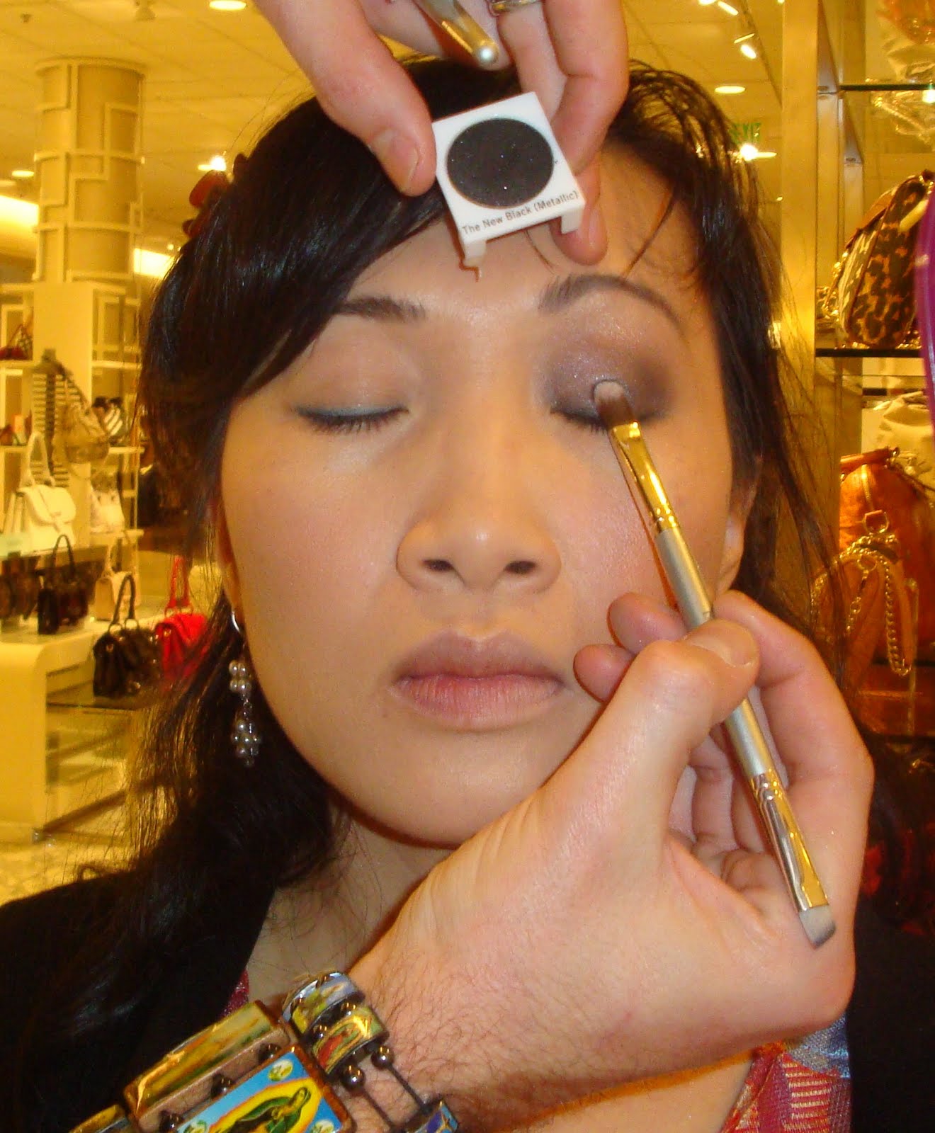 Morning MakeUp Call: Tran...Smokey Asian Eye MakeUp by: Darais and Maria