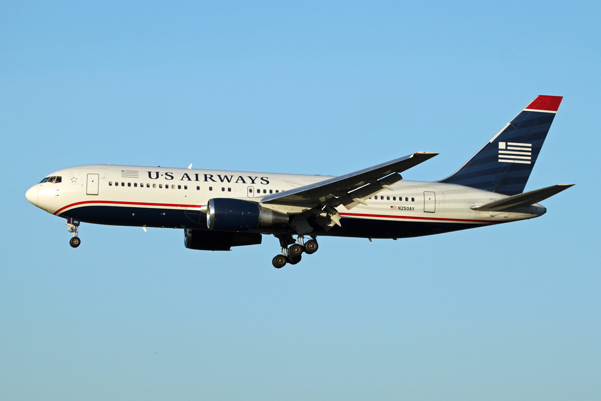 Planes and Trains - Planes 2010: N250AY / Boeing 767-201 (ER) / US Airways