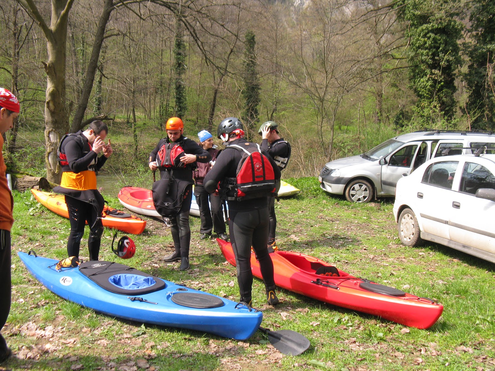 Romania vazuta din caiac: Cu caiacele pe Raul Nera, 8 aprilie