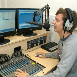 BERBAGI ILMU DIMANA AJA.....: TEKNIK SIARAN RADIO