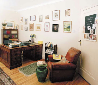 lola bits and pieces: Writers' rooms