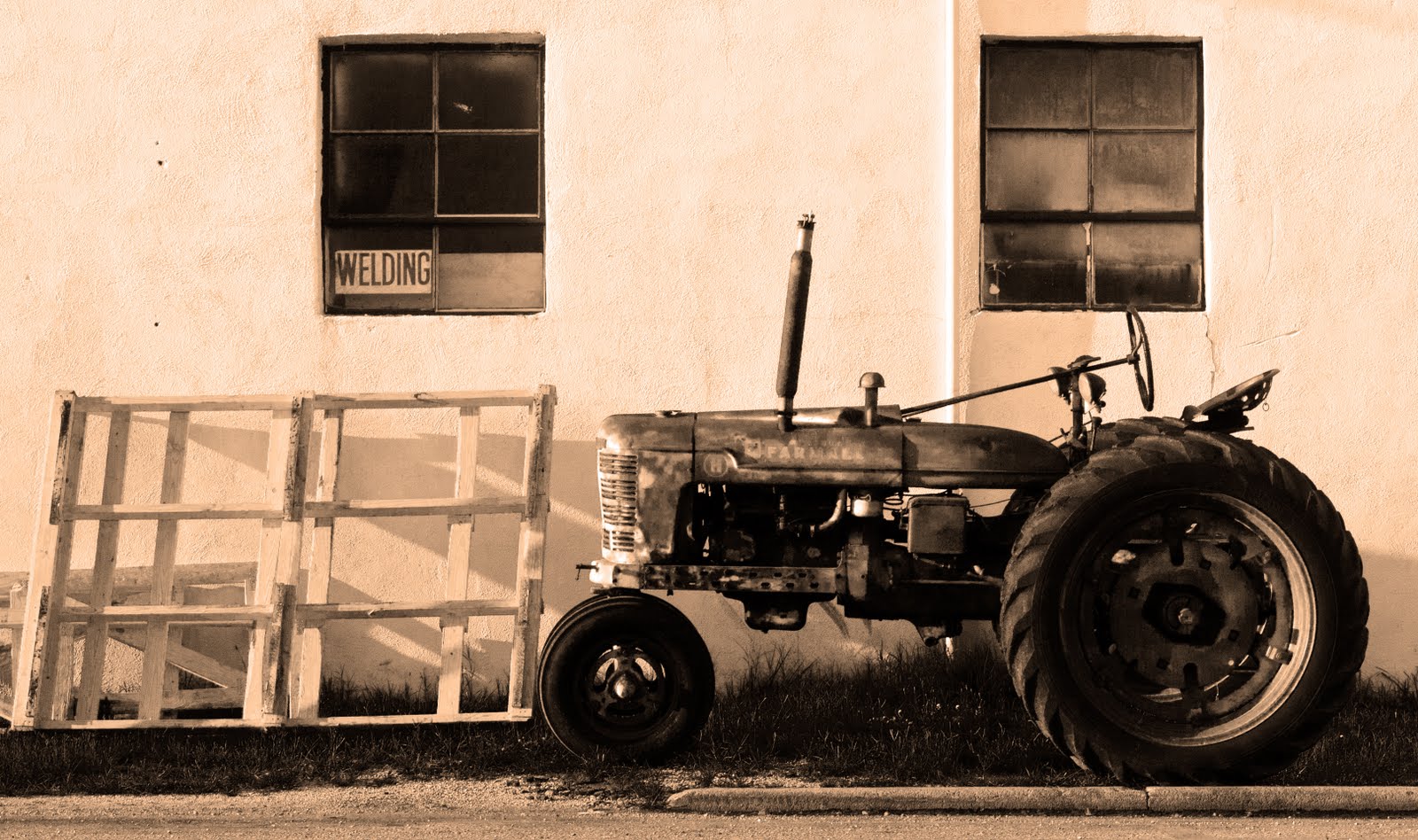Rollo's Photo World: Photo of the Day.................Tractor in Aurora ...