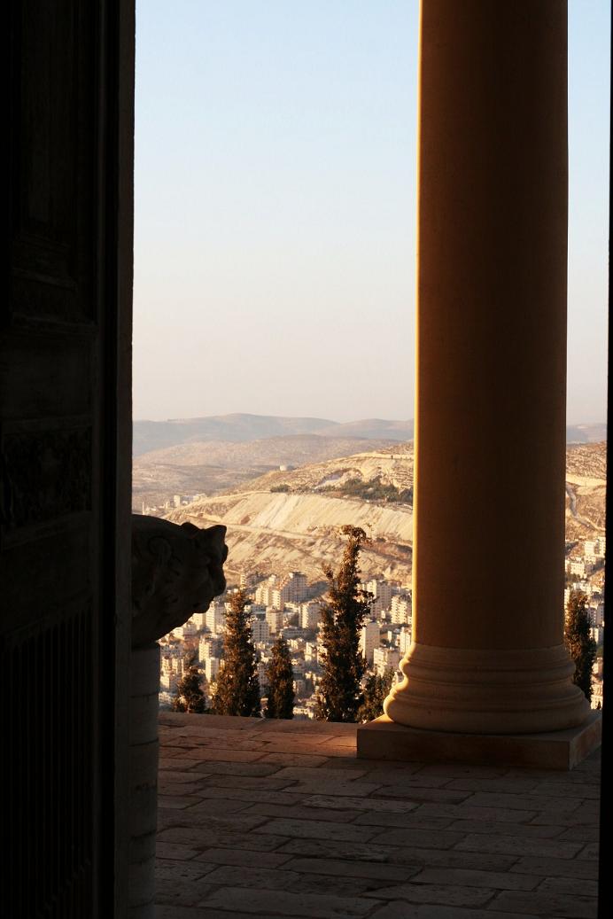 The East of the Middle: Richest Palestinian Munib Masri's crib. Eat ...