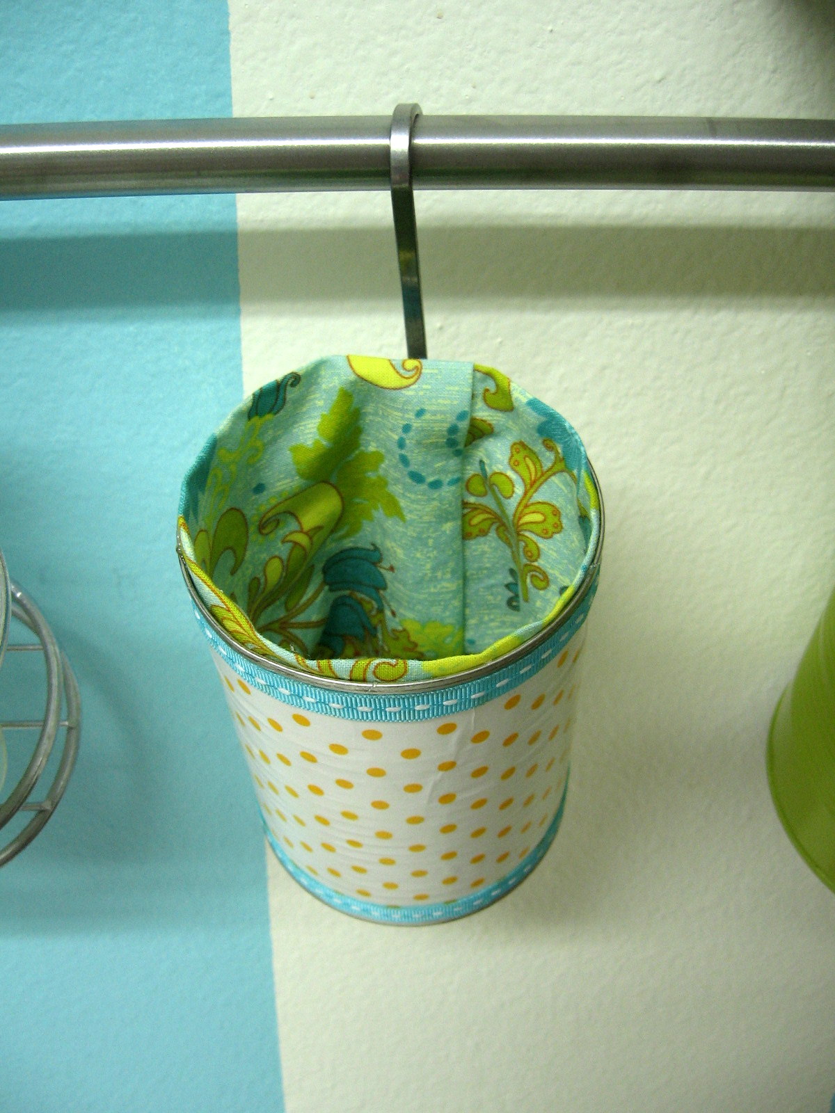 Pickup Some Creativity: Repurposed Fabric-lined Can Tutorial