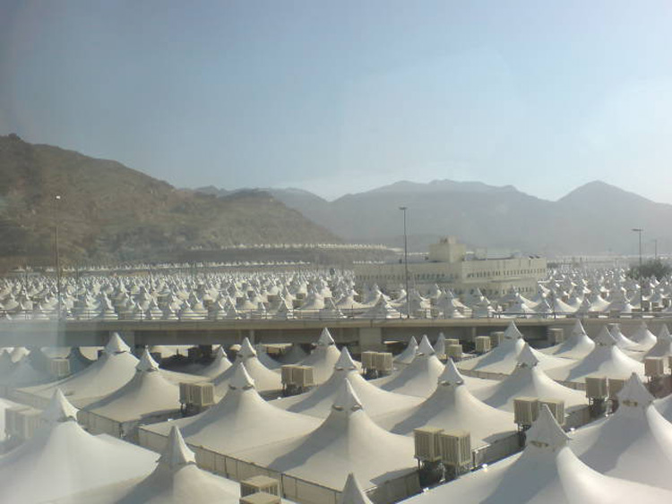 Living In Arabia: Pilgrims On the Way to Mina