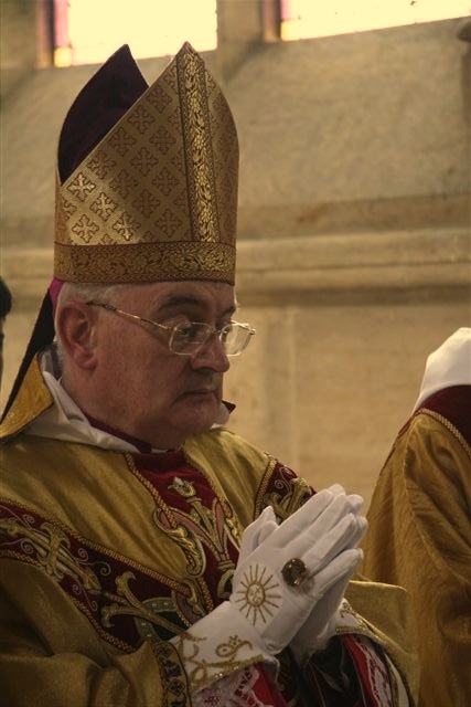 New Liturgical Movement: Bishop Peter J. Elliott: Keying Into the ...