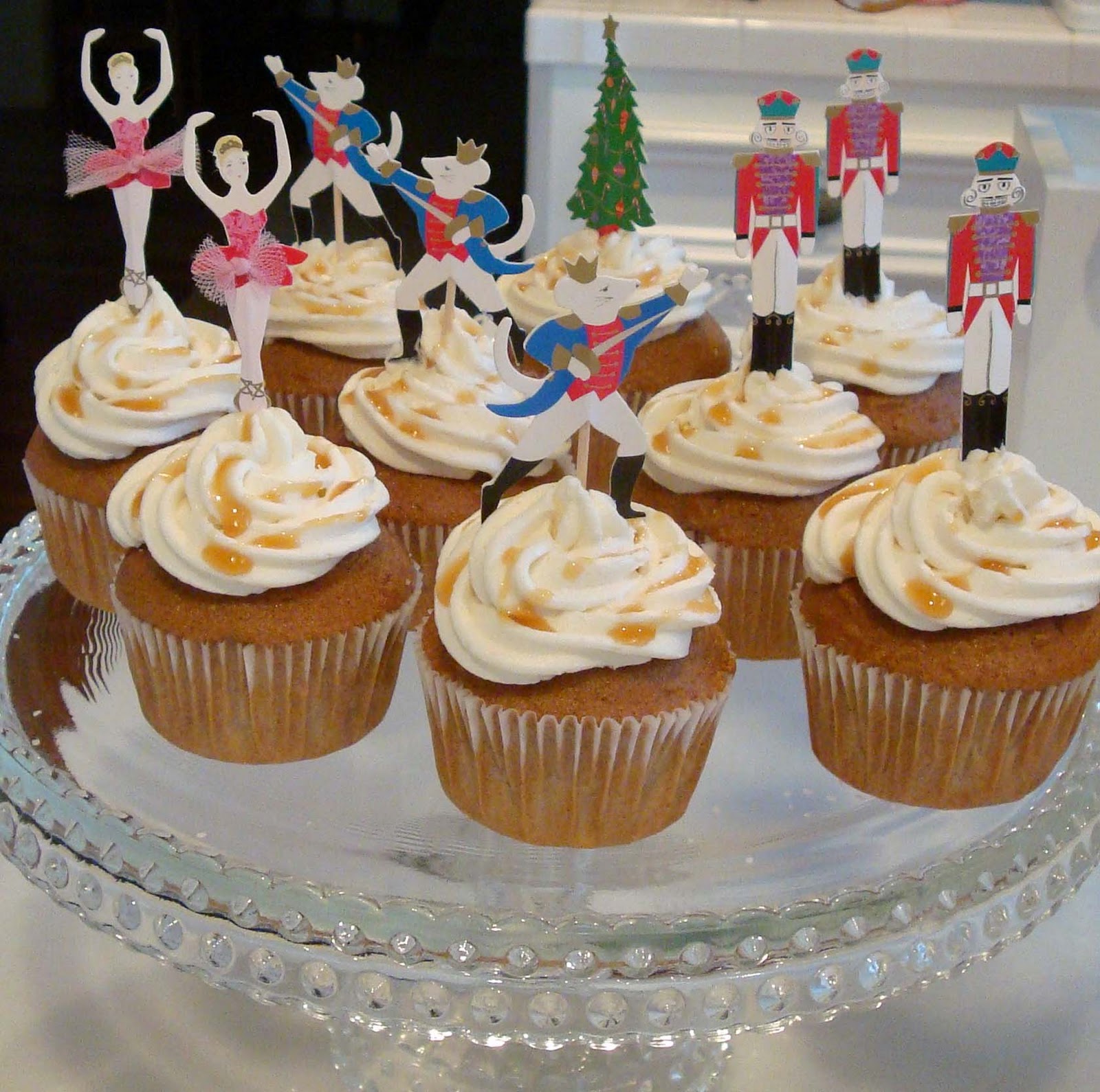 Dishy Vintage: Nutcracker Cupcakes