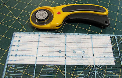 You SEW Girl: Bag Base Tutorial for Peltex or Fast2Fuse