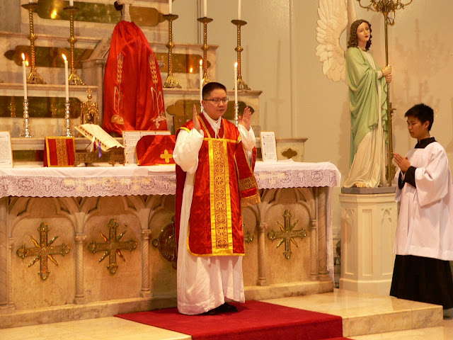 The Rad Trad: Dominus Vobiscum, Part I: the Fore-Mass